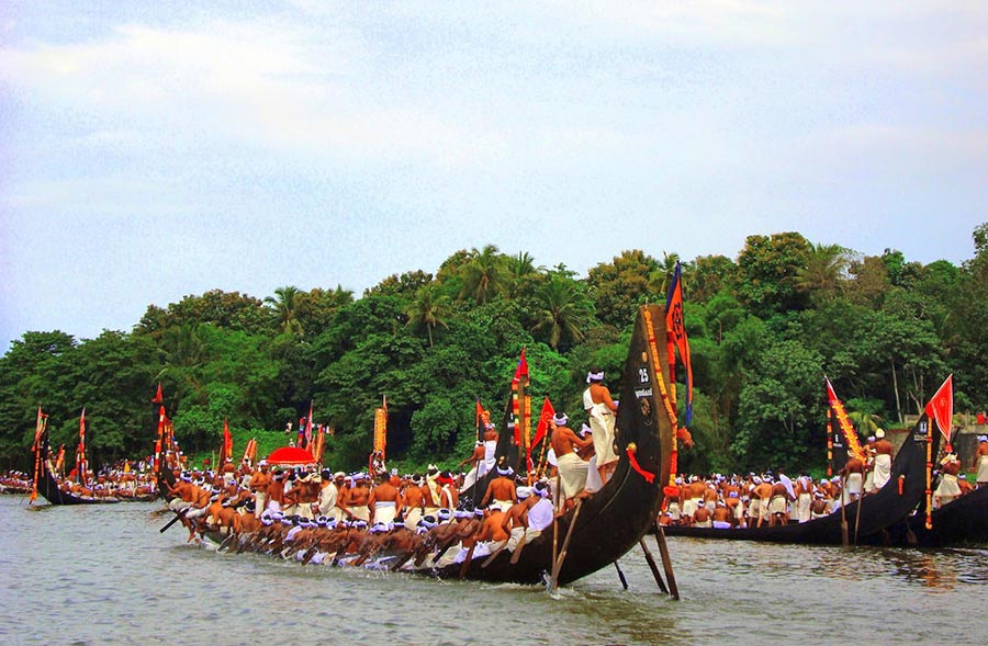 aranmula-vallamkali-boat-race • Tech Travel Eat